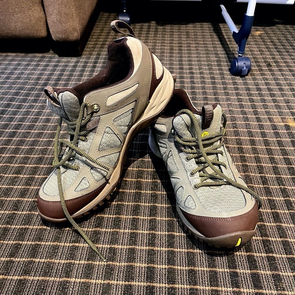 Merrell | Shoes | Merrell Siren Womens Waterproof Hiking Shoe Size 1w ...